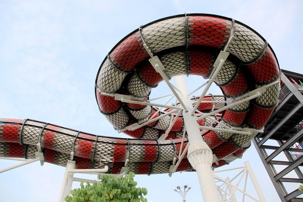 Adult Attractive Fiberglass Water Slide Galvanized Carbon Steel Frame ...