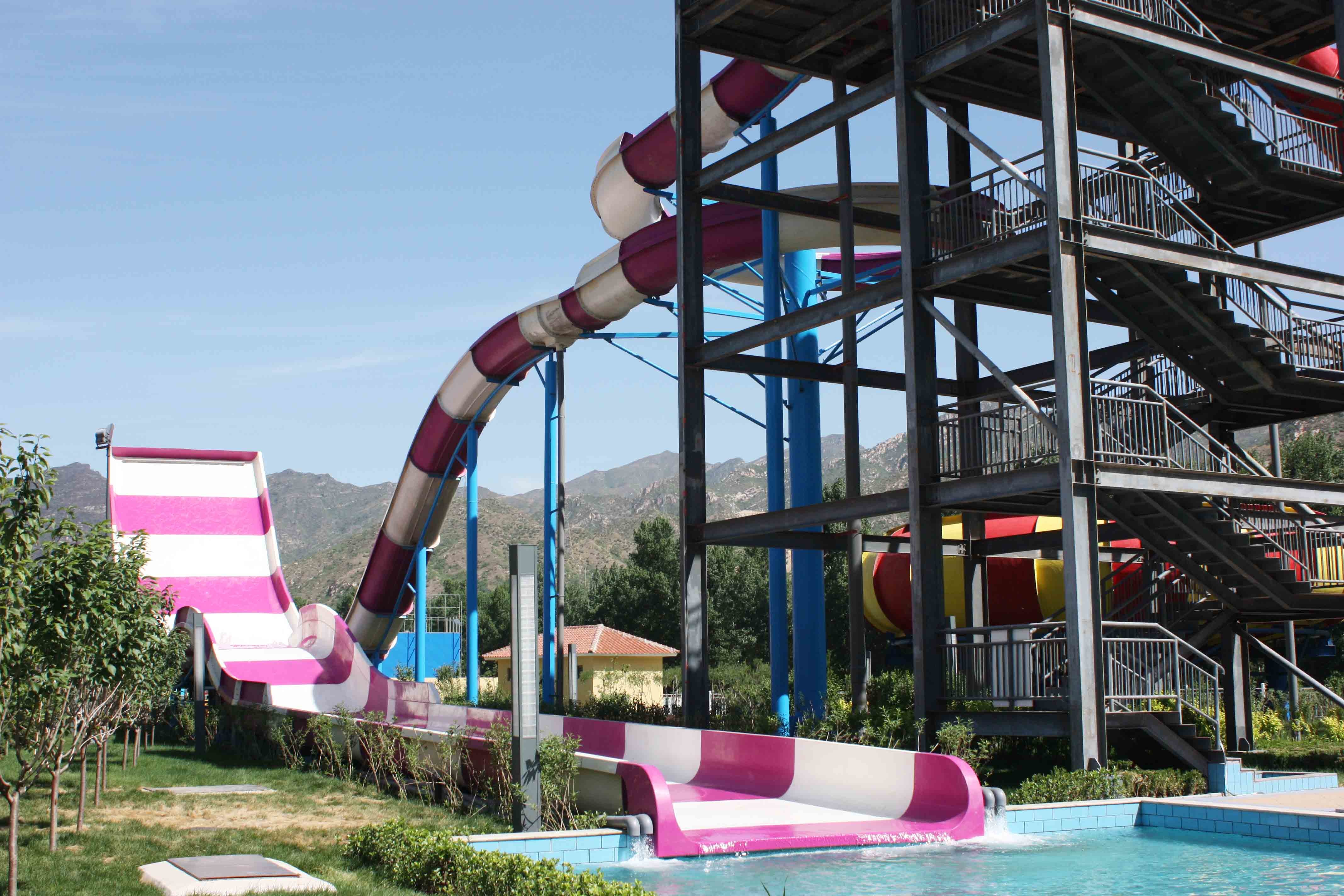 Outdoor Custom Water Slides , Amusement Park Boomerang Aqua Slide For 2 ...