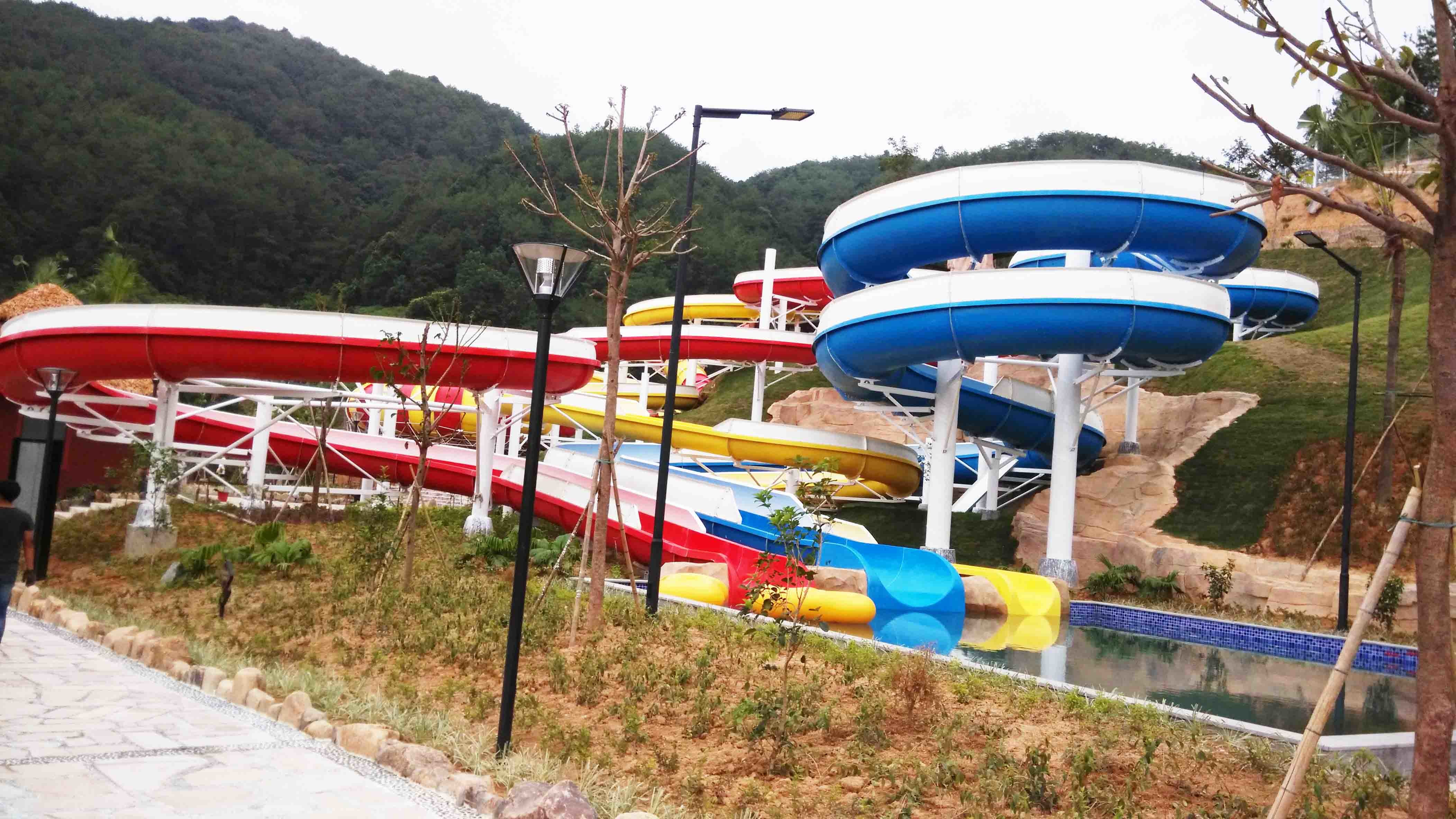 Stainless Steel Fastener FRP Spiral Water Slides For Giant Outdoor ...
