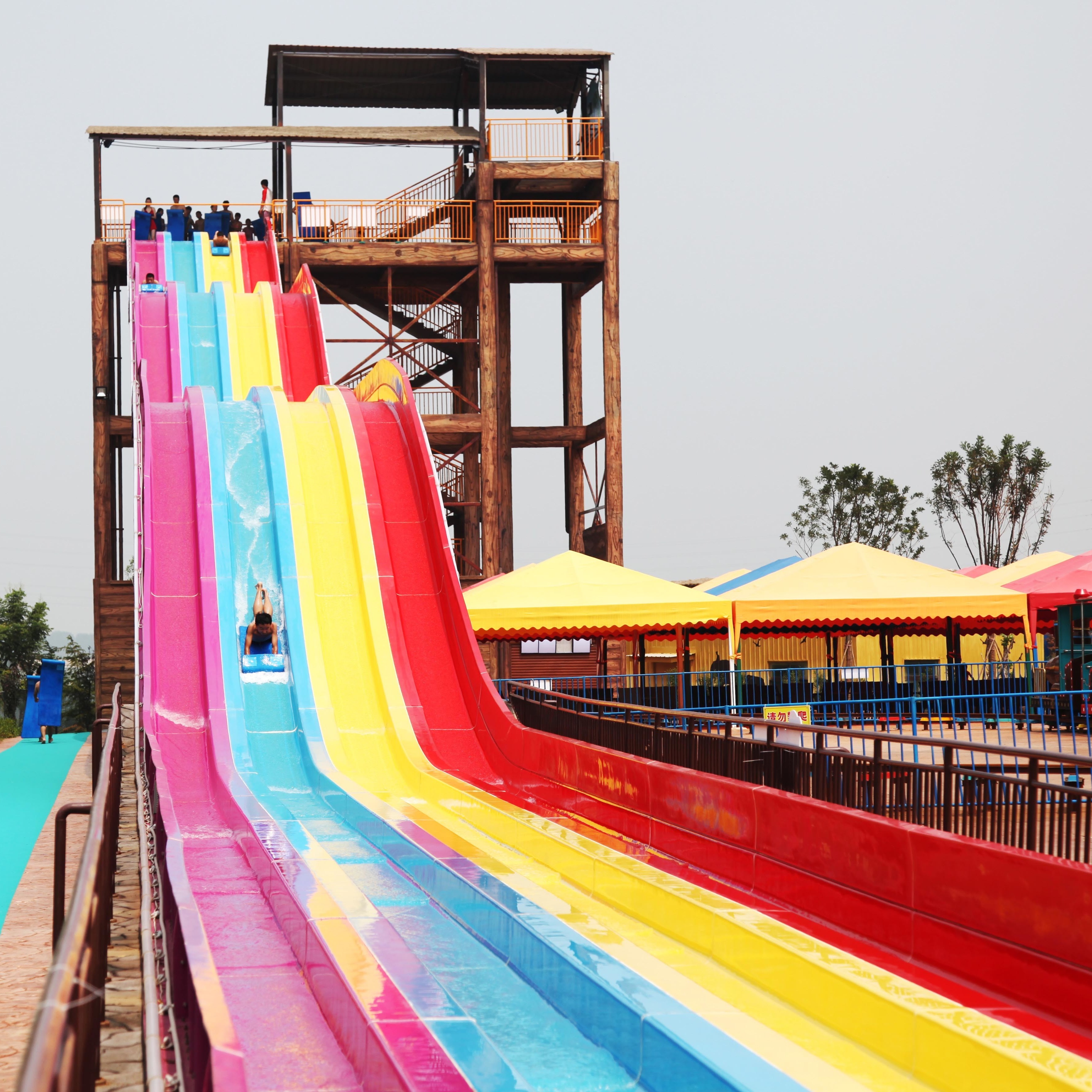 Colorful Racing Water Park Rides，Holiday Resorts With Water Parks For ...