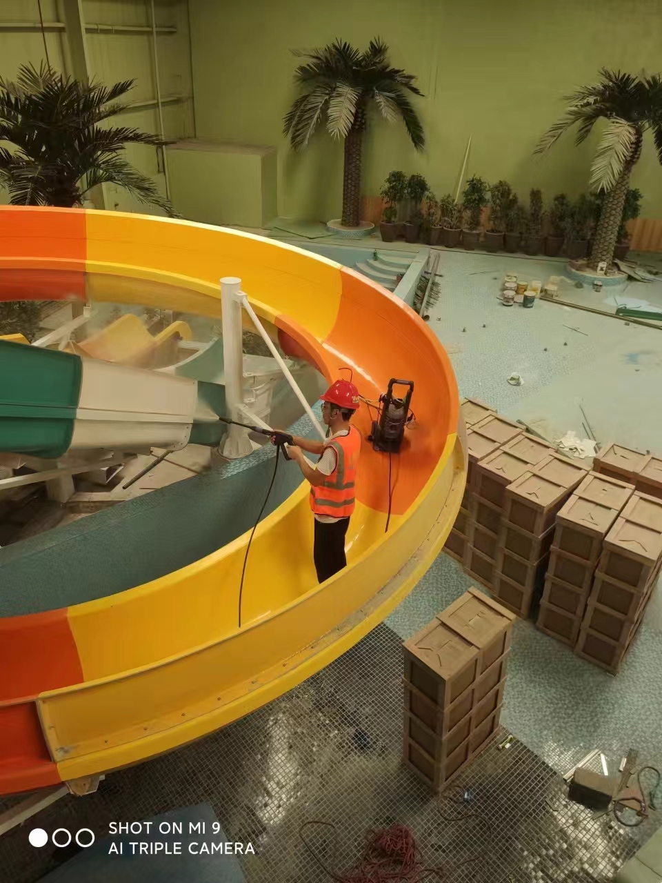 Indoor group Slide Wide Slide Water Slides For Hotel Aqua Park ...