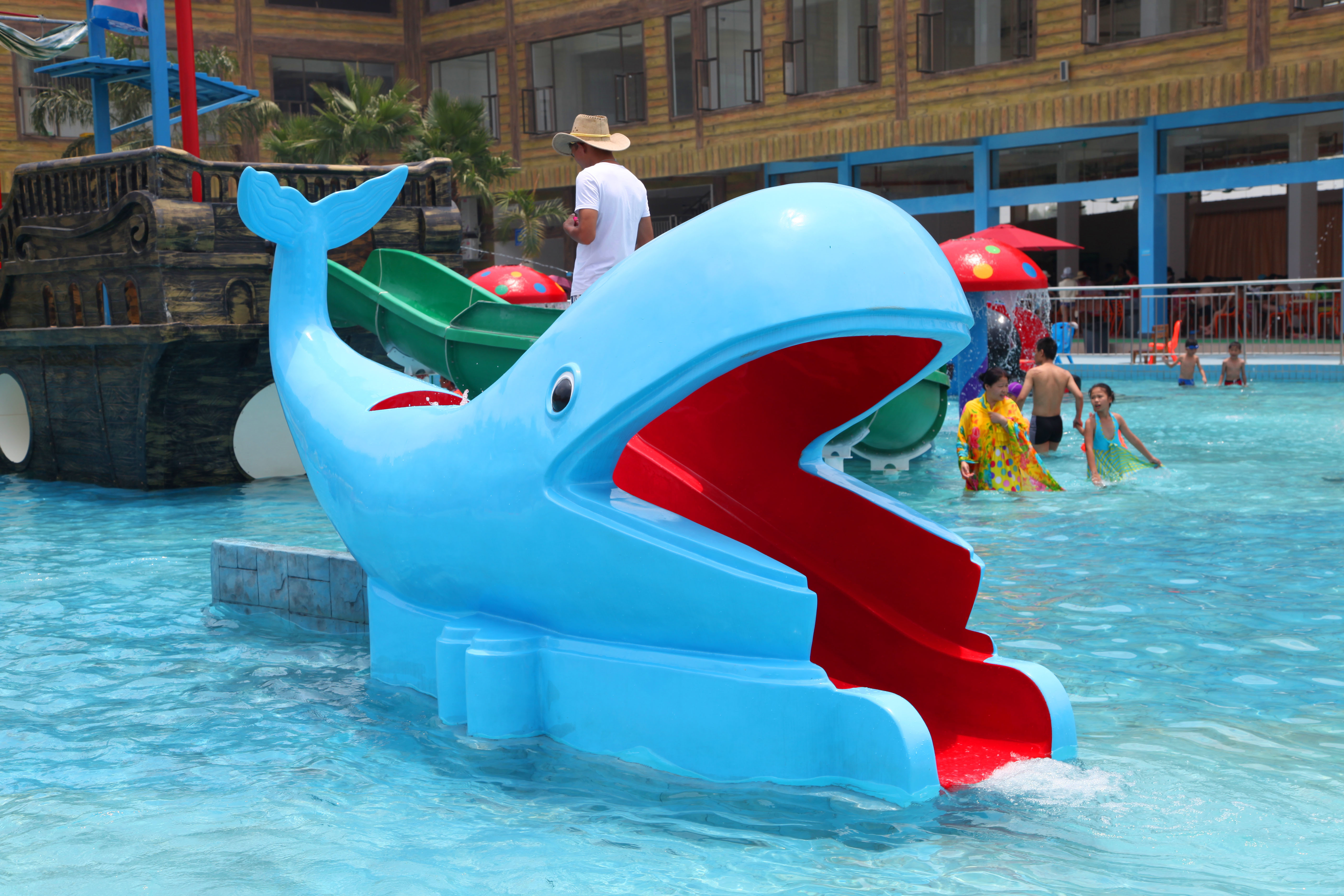 Outdoor Water Park Whales Cartoon Shape Kids Pool Whale Water Slides CE ...